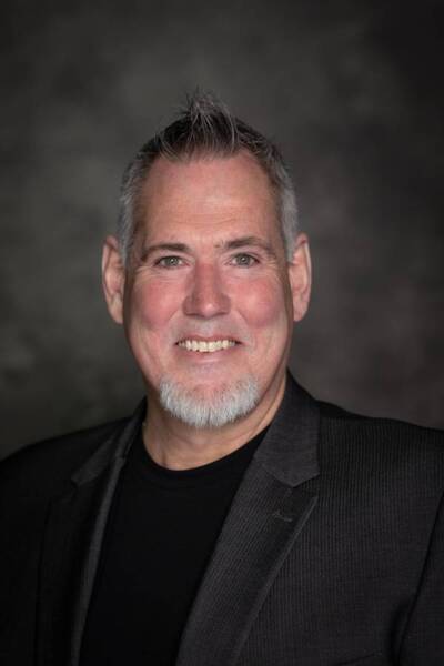 Michael Thompson - Rockford - Dickerson & Nieman Realtors